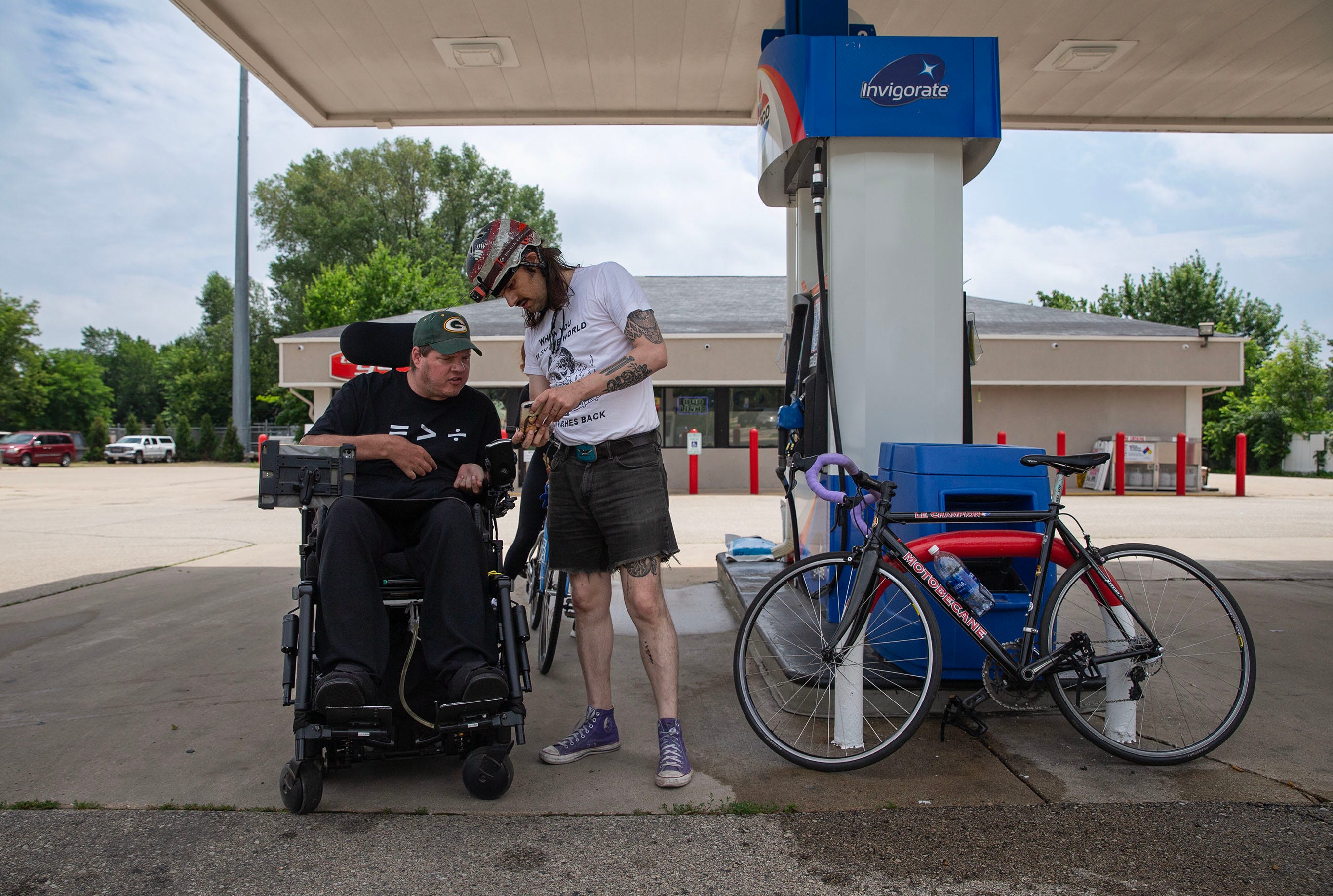 Wisconsin gas prices could see a 15-cent drop over the next few weeks
