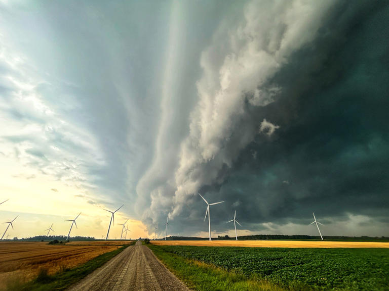 Tornado, damaging wind risk in Ontario and Quebec; prepare in case of ...