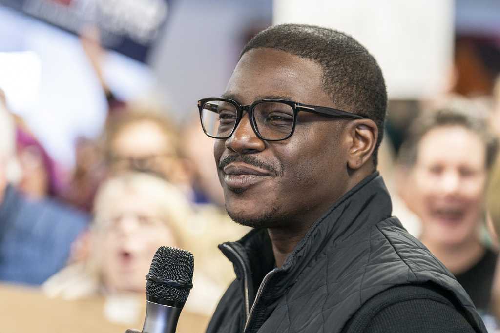 Milwaukee County Executive David Crowley preparing to launch bid for ...