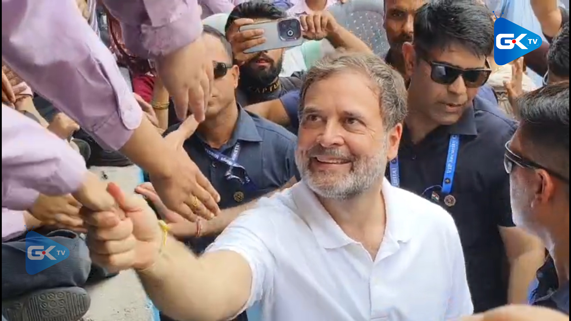 SC extends relief for Rahul Gandhi in Veer Savarkar defamation case