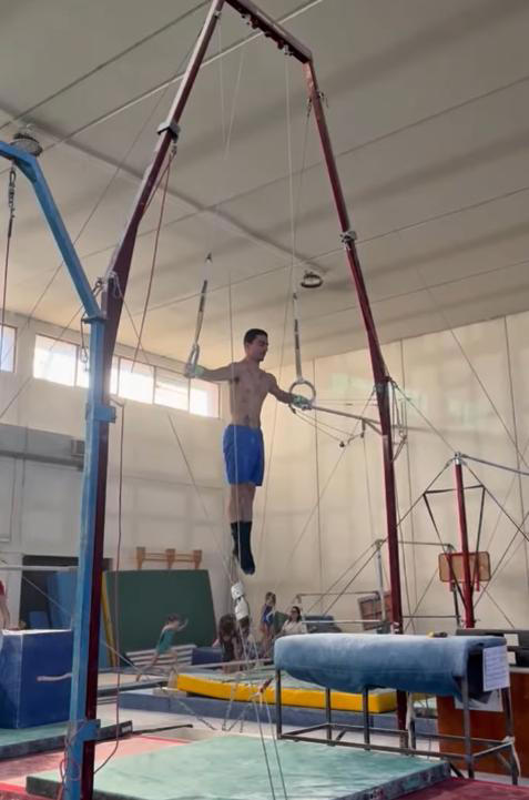 Lorenzo Bonicelli in coma dopo la caduta dagli anelli: chi è, lo sport ...