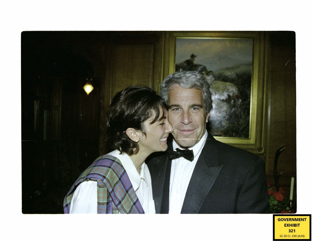 Ghislaine Maxwell holds mysterious box as she returns to Florida prison ...