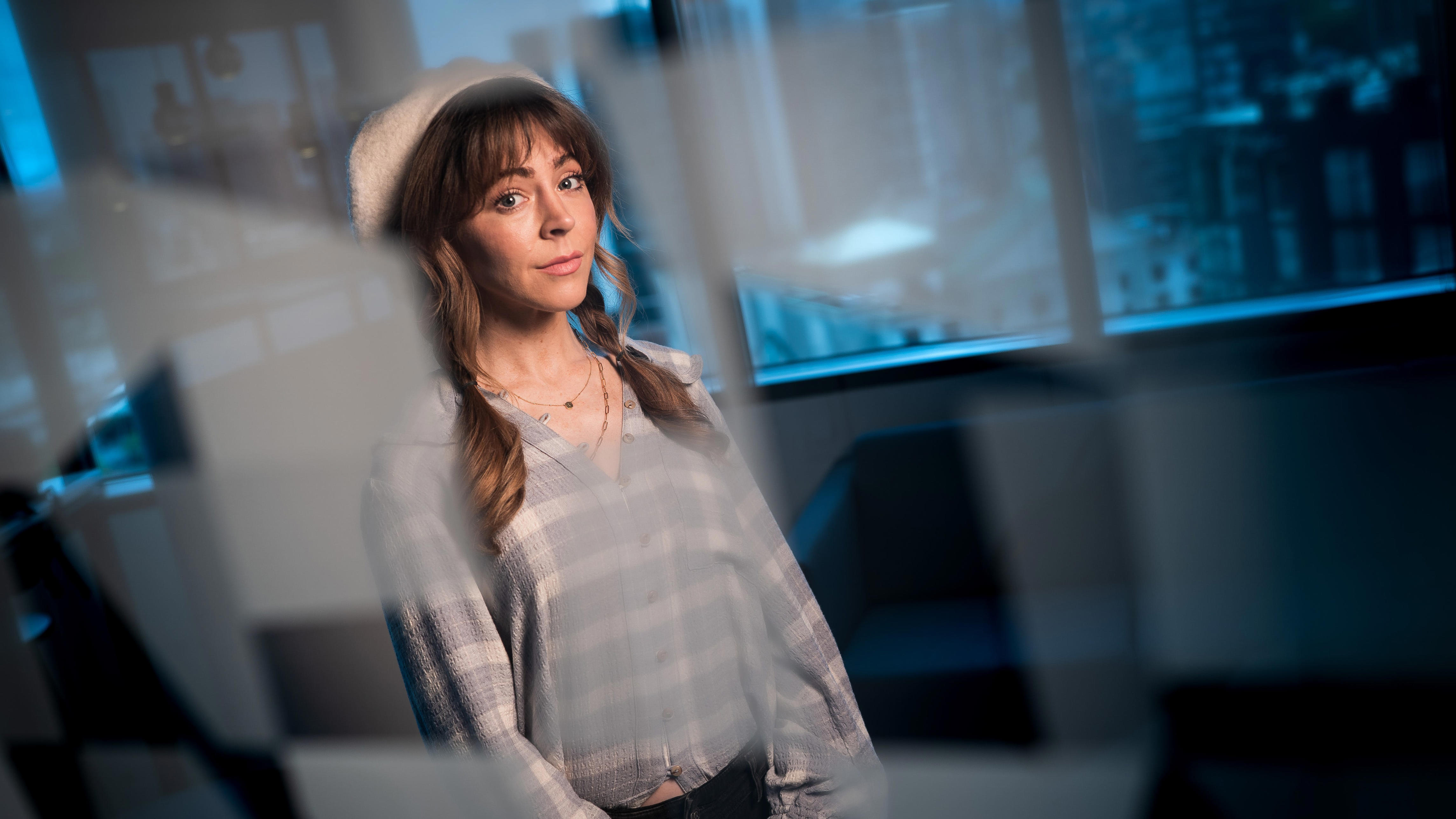 Violinist Lindsey Stirling hopes to ‘spread light’ through musical gift