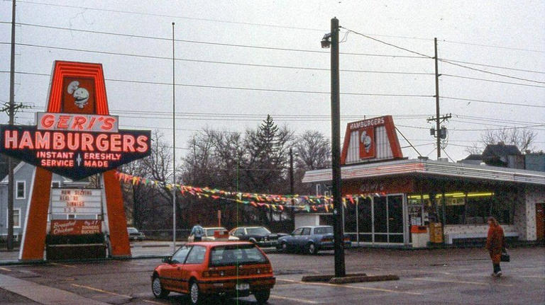 16 Discontinued Fast Food Chains We Wish Still Existed