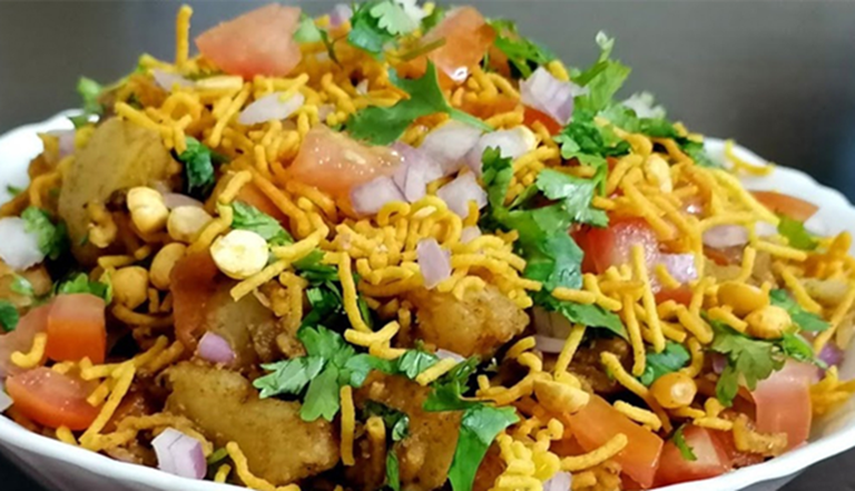 Fried Potato Chaat: A wonderful gift for food lovers, this dish is ...