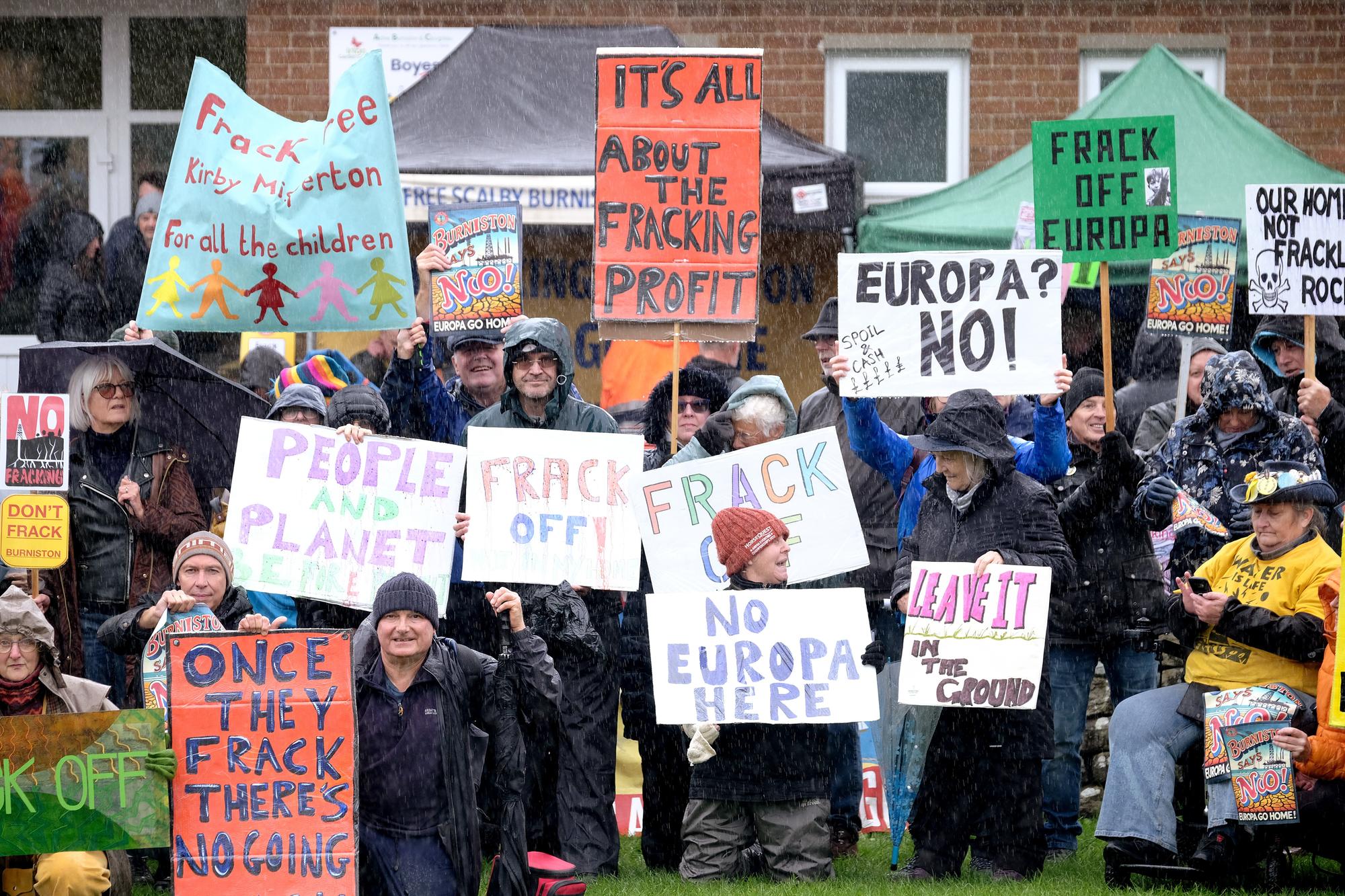Scarborough gas rig plan: More than 6,000 sign petition to ban ‘small-scale fracking’