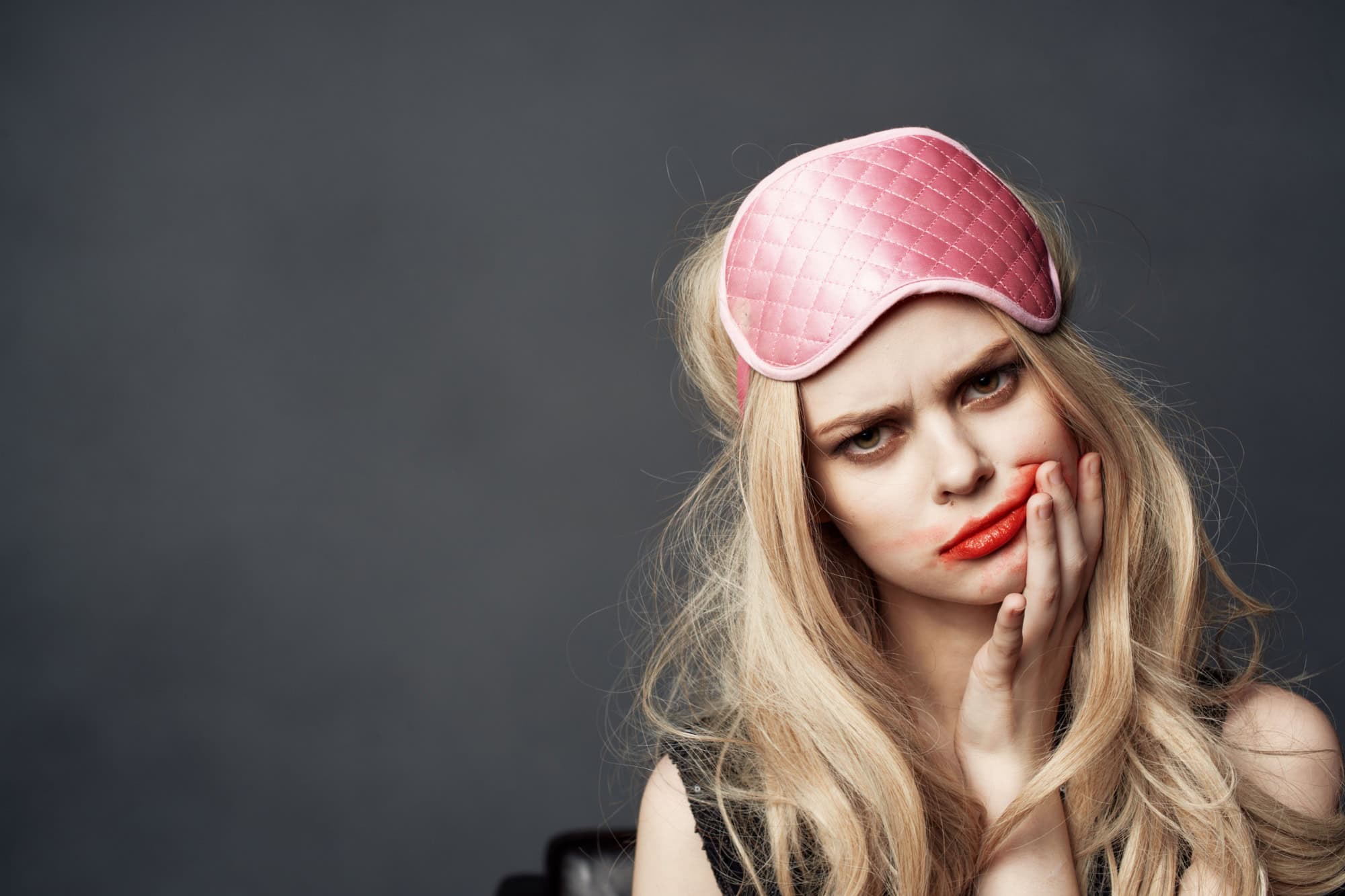 Experts point to 11 everyday habits that quietly make aging harder
