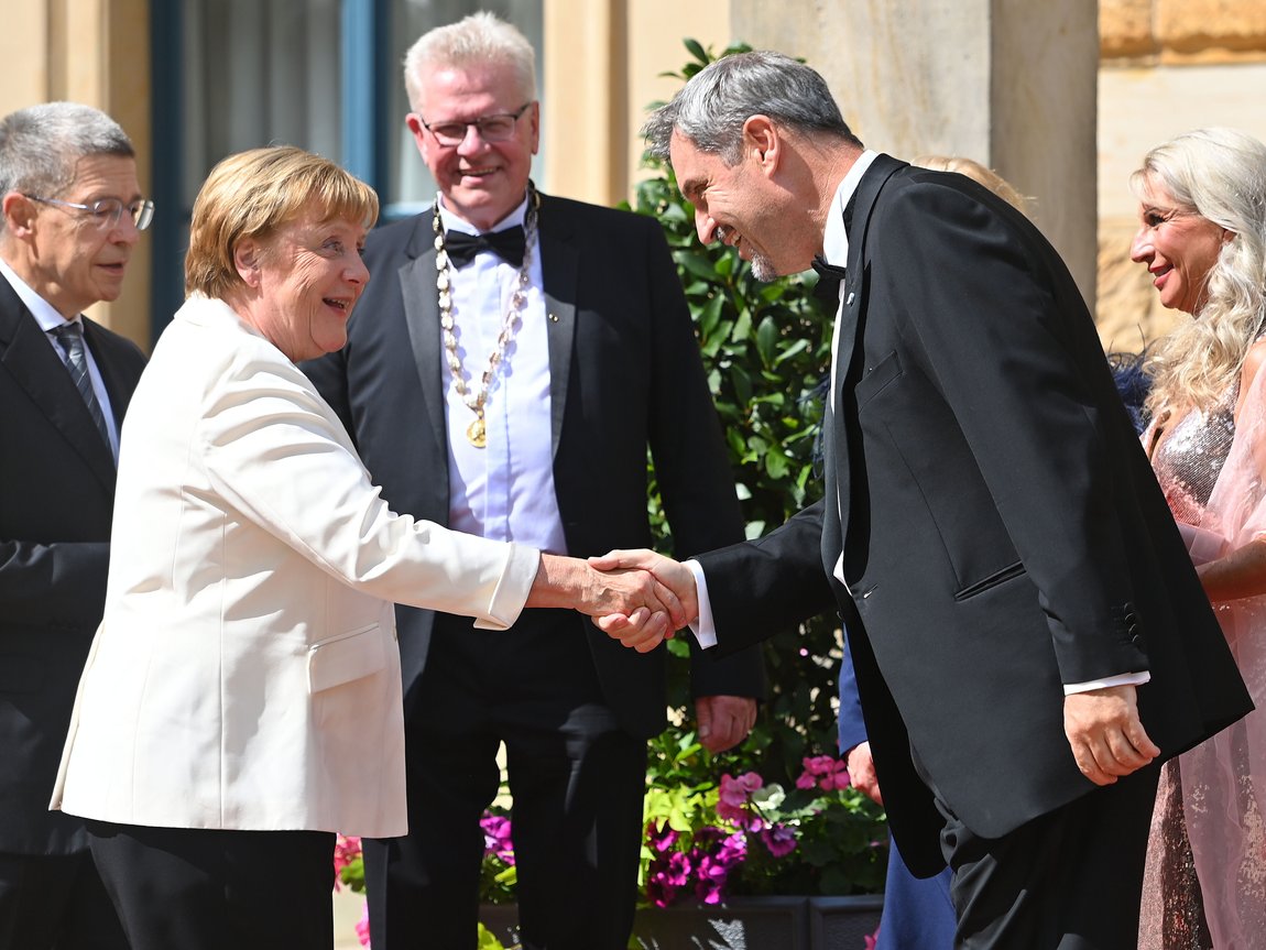 Bayreuth Festival: Markus Söder Bows to Angela Merkel