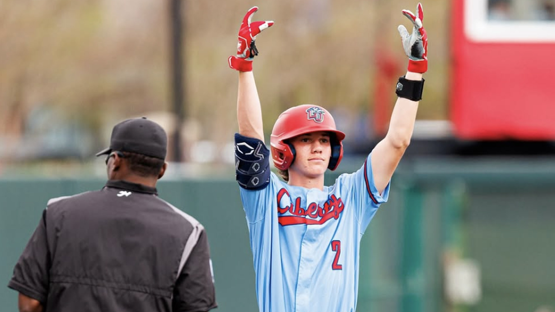 Liberty transfer 2B Callum Early commits to Texas