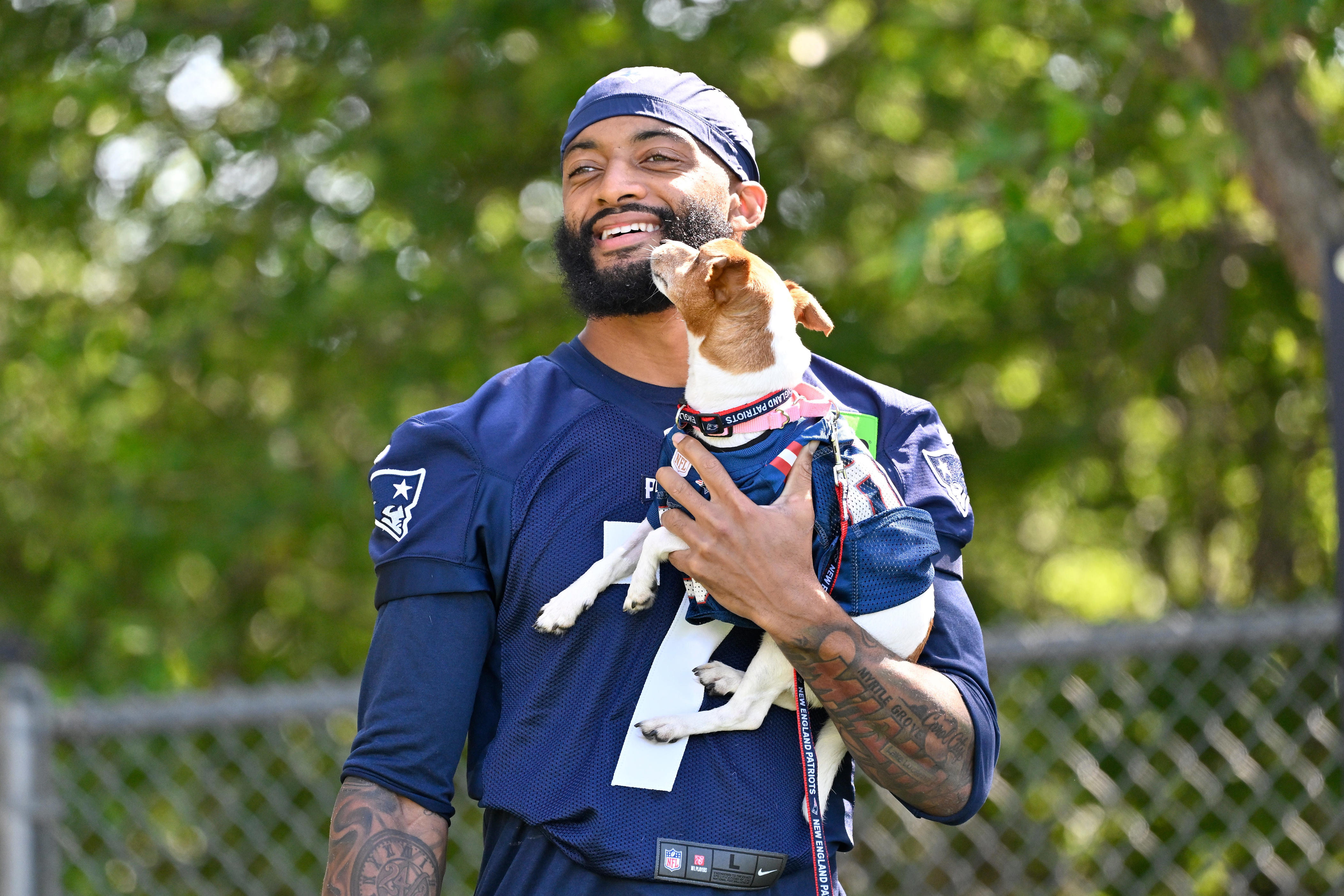 Mike Vrabel shares real reason for Patriots CB Carlton Davis' absence