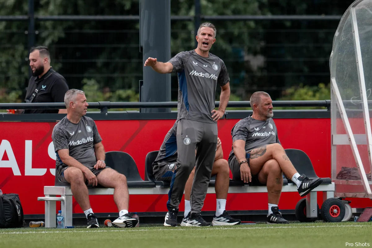 Van Persie: ''We zoeken nog een linkercentrale verdediger''