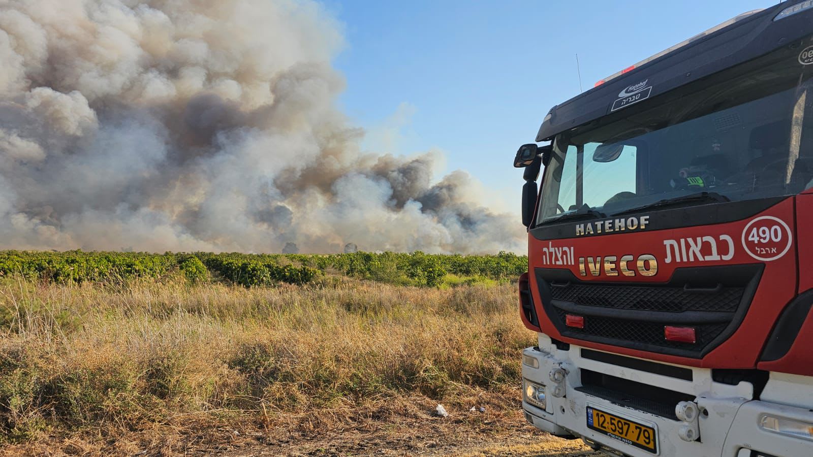 Israeli firefighting planes combat bushfire in northern Galilee
