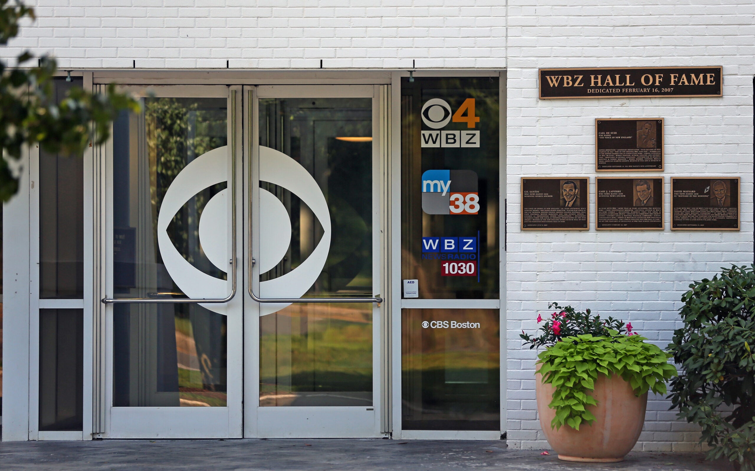 WBZ employees offered buyouts, prominent reporters leave