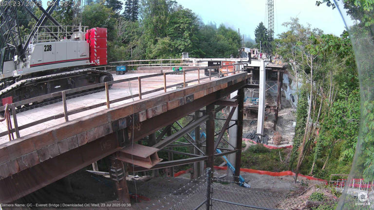Edgewater Bridge construction may slow traffic this week in Everett area