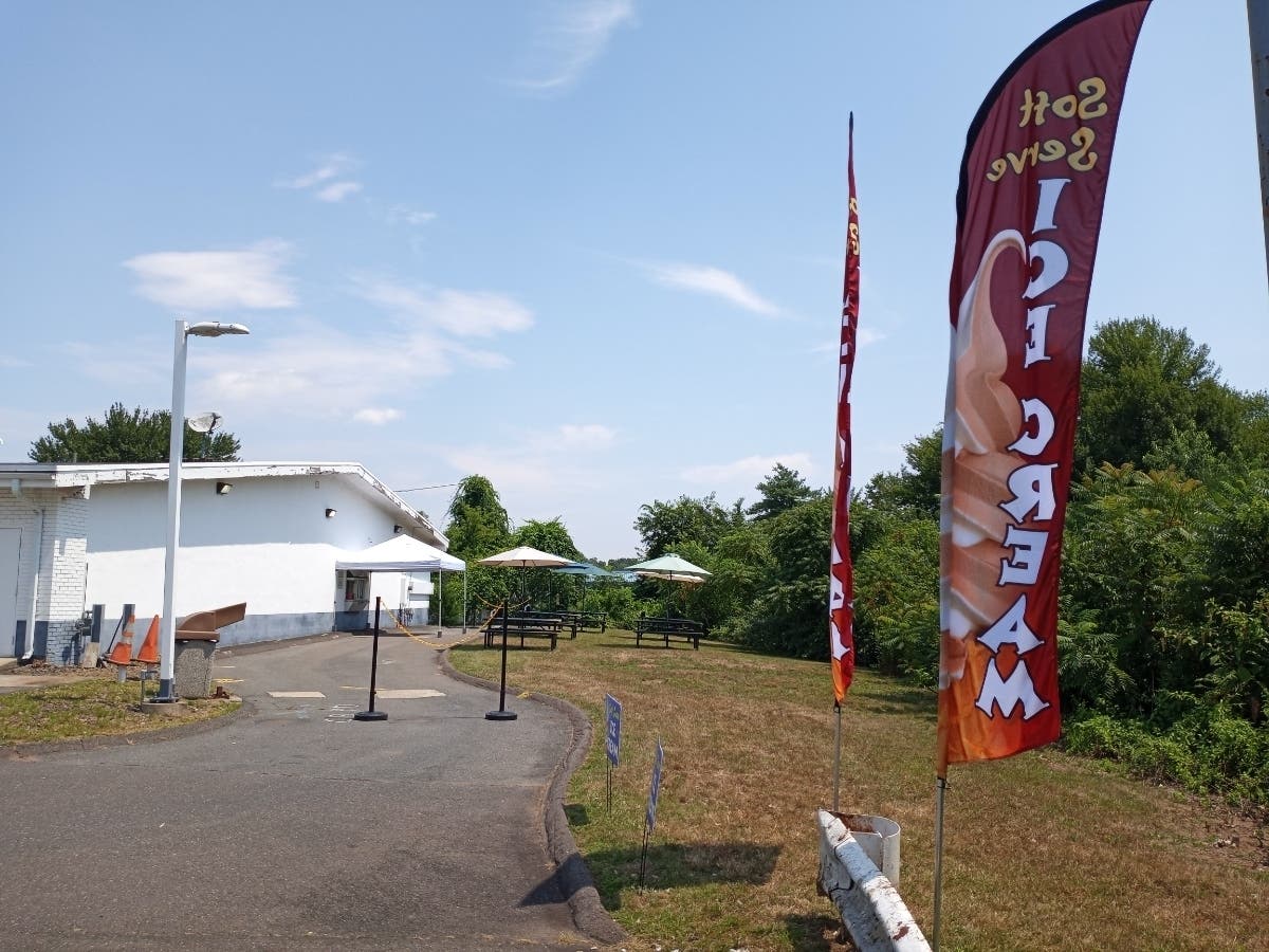 Walk-Up Ice Cream Window Now Officially Open In Vernon