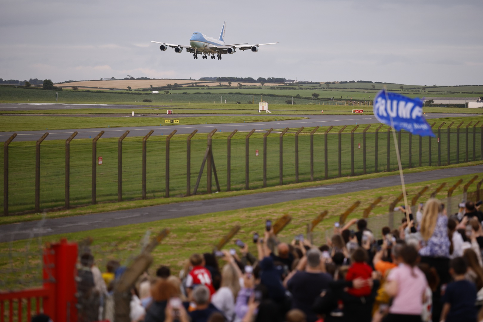 Trump llega a su complejo de golf en Turnberry al inicio de su visita a ...