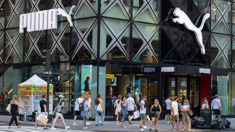 Metra BNSF trains back on the move after freight train derailment in Aurora