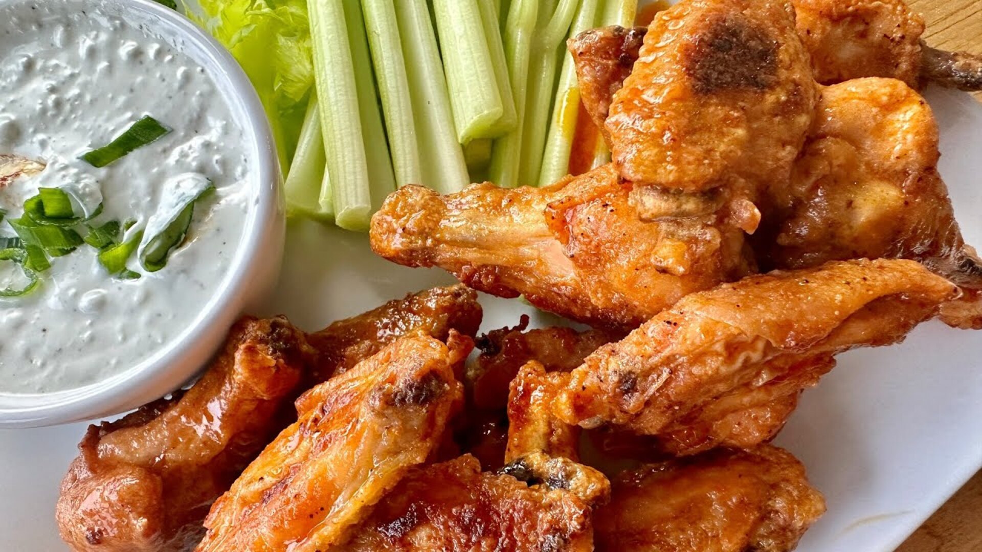 Easy Classic Buffalo Wings Recipe