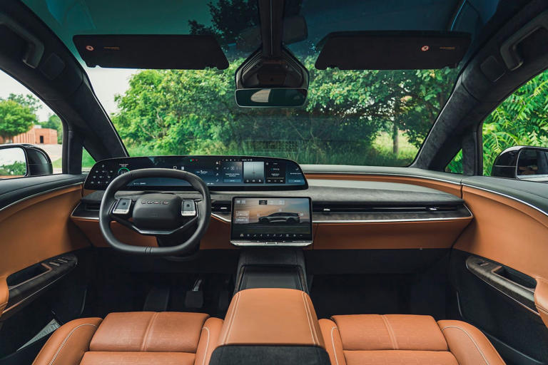 The 1070-HP Lucid Gravity SUV Is Quicker Than the Chevy Corvette Z06 to ...