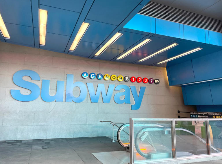 Power outage leads to C subway train suspension, A and D lines affected ...