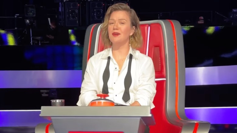Kelly Clarkson's Dramatic New Hair Look Fits Her Face Shape Perfectly