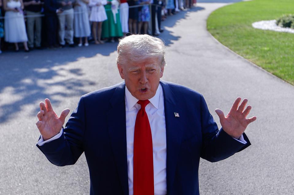 Trump Deflects: Promises ‘List’ Of ‘Hedge Fund Guys’ Who ‘Lived With ...