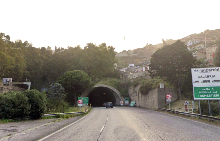 Messina, incidente in tangenziale: si scontrano tre mezzi nella ...