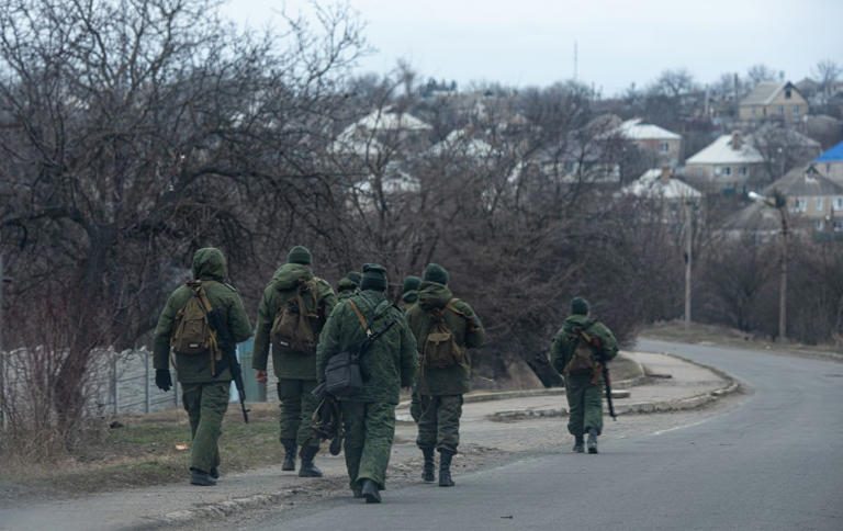 Russian forces switch to small infantry raids in Toretsk area ...
