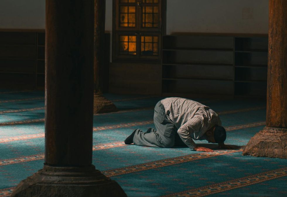 Atheists Want Religious People to Answer 16 Important Questions