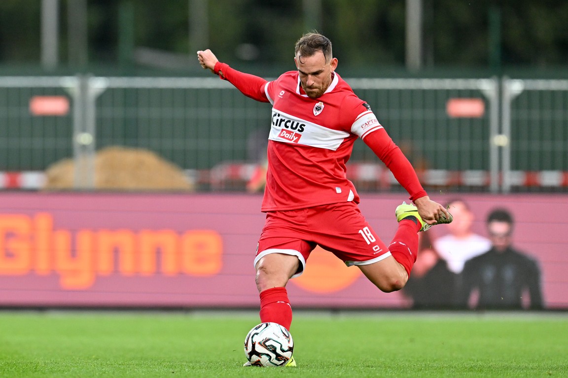 Aanvoerder Janssen heeft een voorbeeld: 'Kregen we ineens een headset van Virgil'