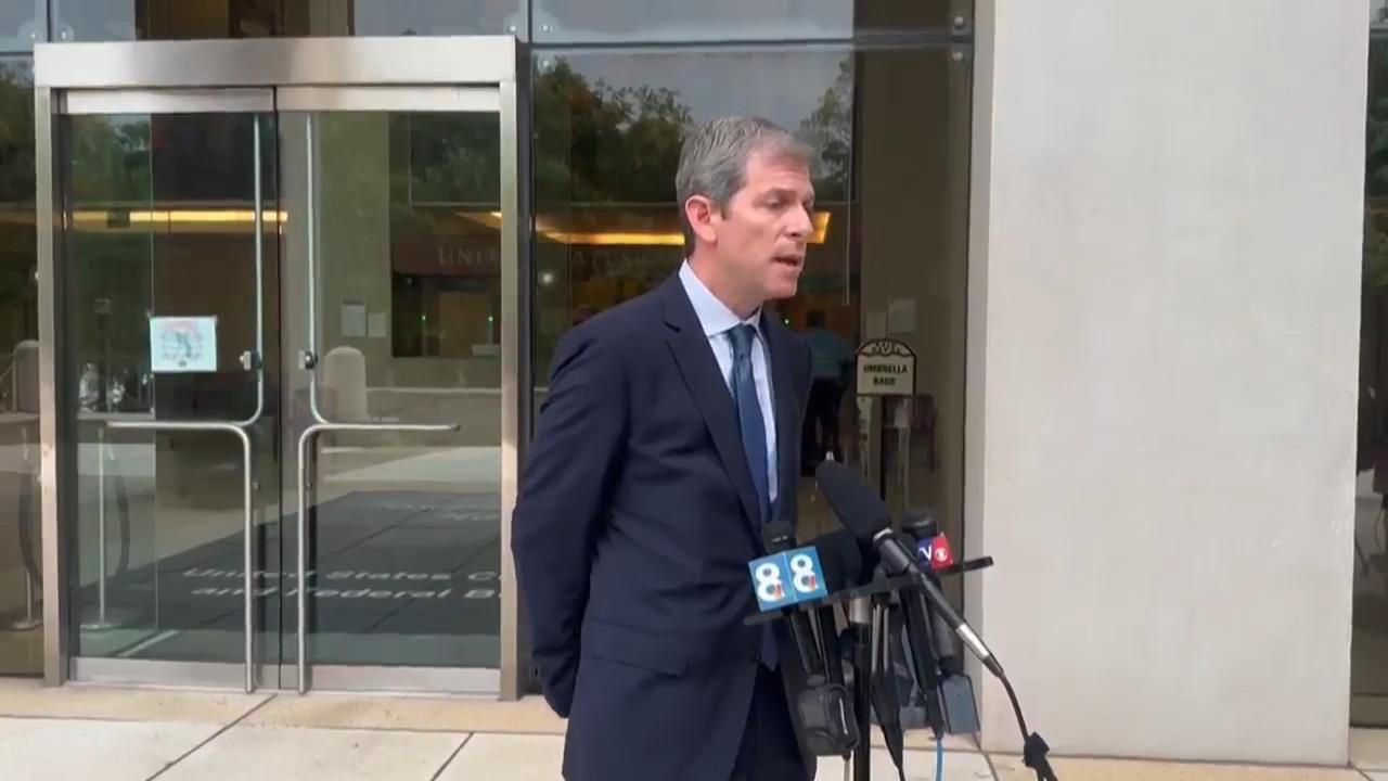 Ghislaine Maxwell's attorney speaks, as government lawyers question her ...