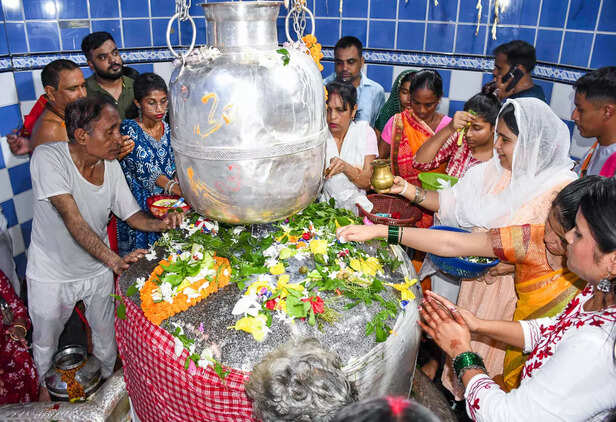 Sawan 2025 Special: Here’s How You Can Build a Shivling at Home Without ...