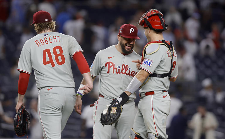 Phillies ride big performances from J.T. Realmuto and Kyle Schwarber to ...