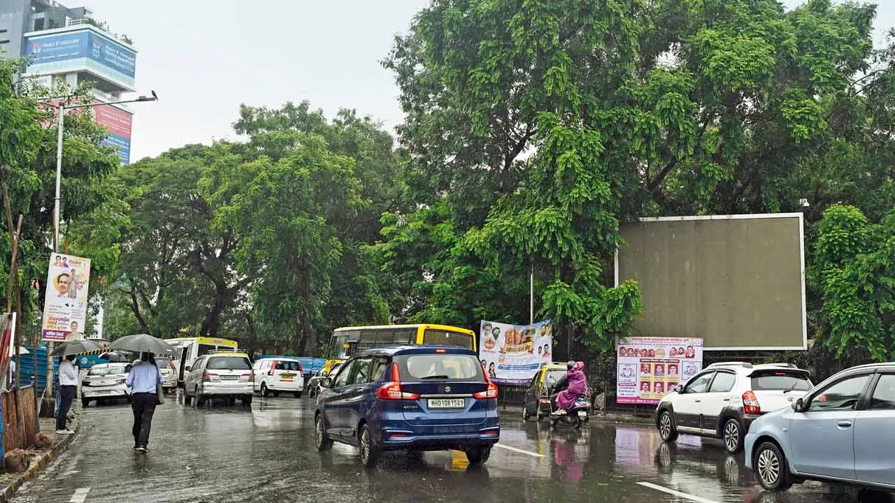 Mumbai: Tilak Bridge in Dadar crumbles under strain amid construction ...