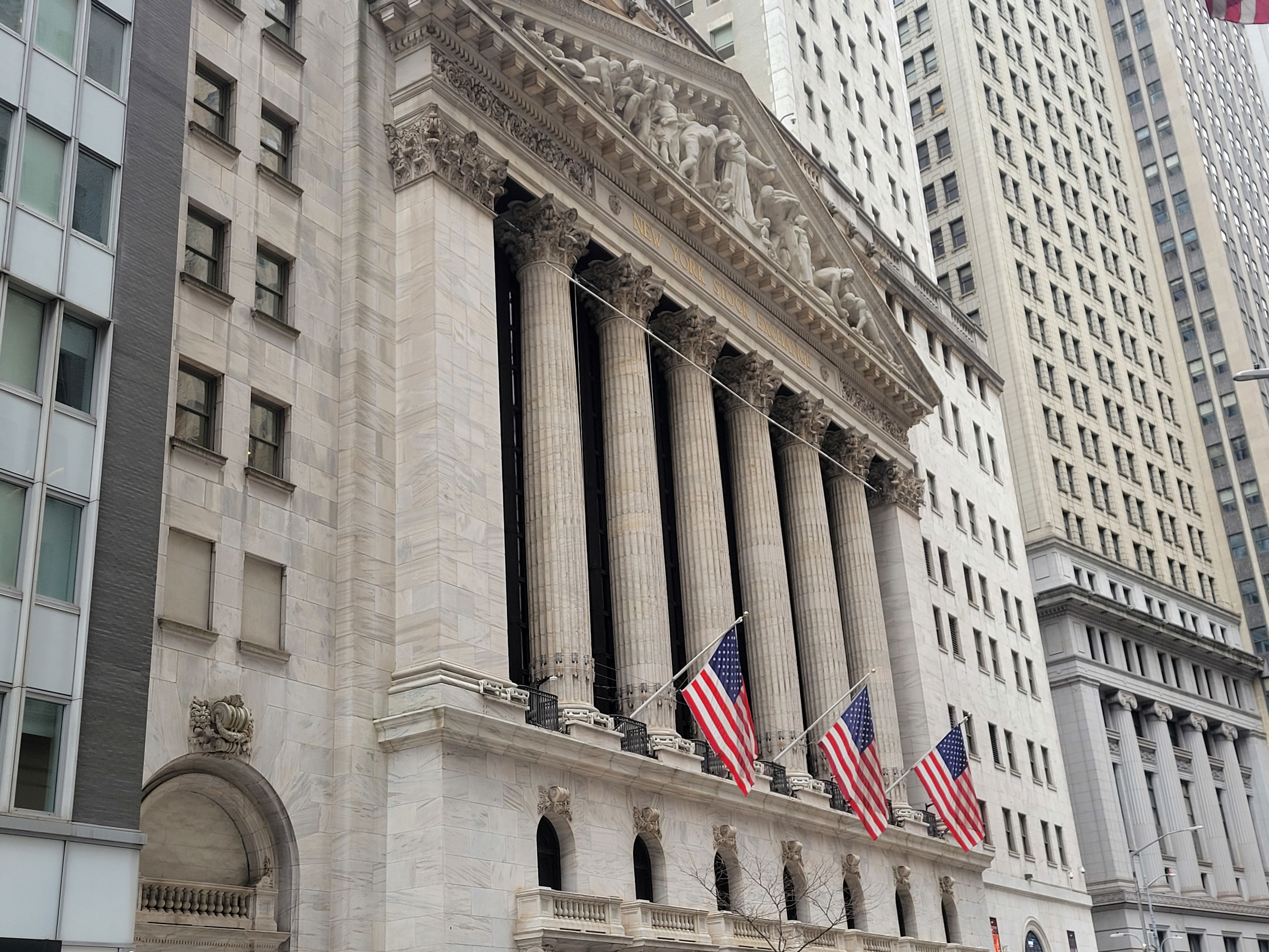 TD Cowen Stays Bullish on Broadcom (AVGO), Backed by Strong Order Momentum