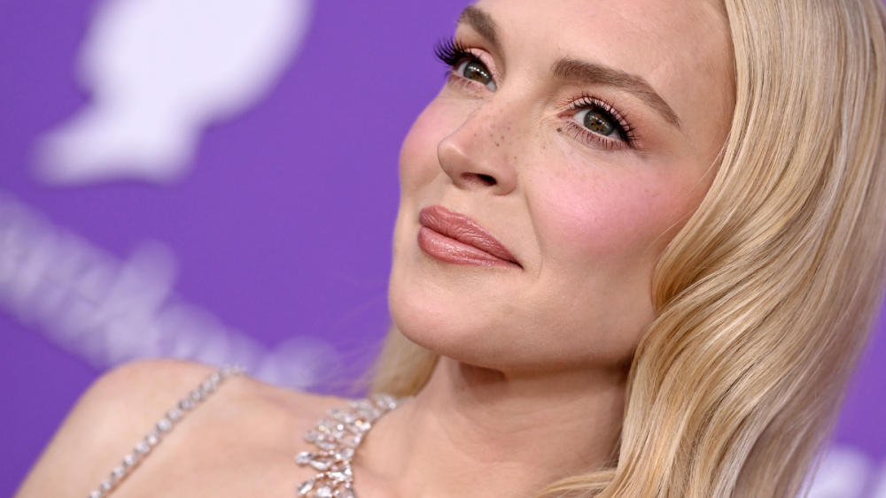 Maquillaje con pecas, el makeup que está revolucionando las red capet