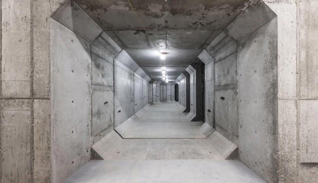 Commenters mock 70,000-square-foot mega-mansion with bizarre design: 'I ...
