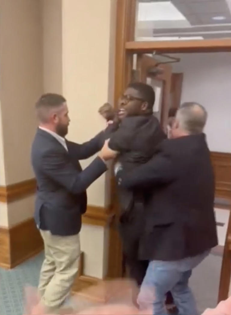 Democratic Texas congressional candidate dragged out, arrested after ...