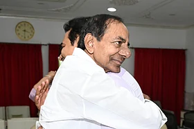 KTR visits Erravalli farmhouse on his birthday