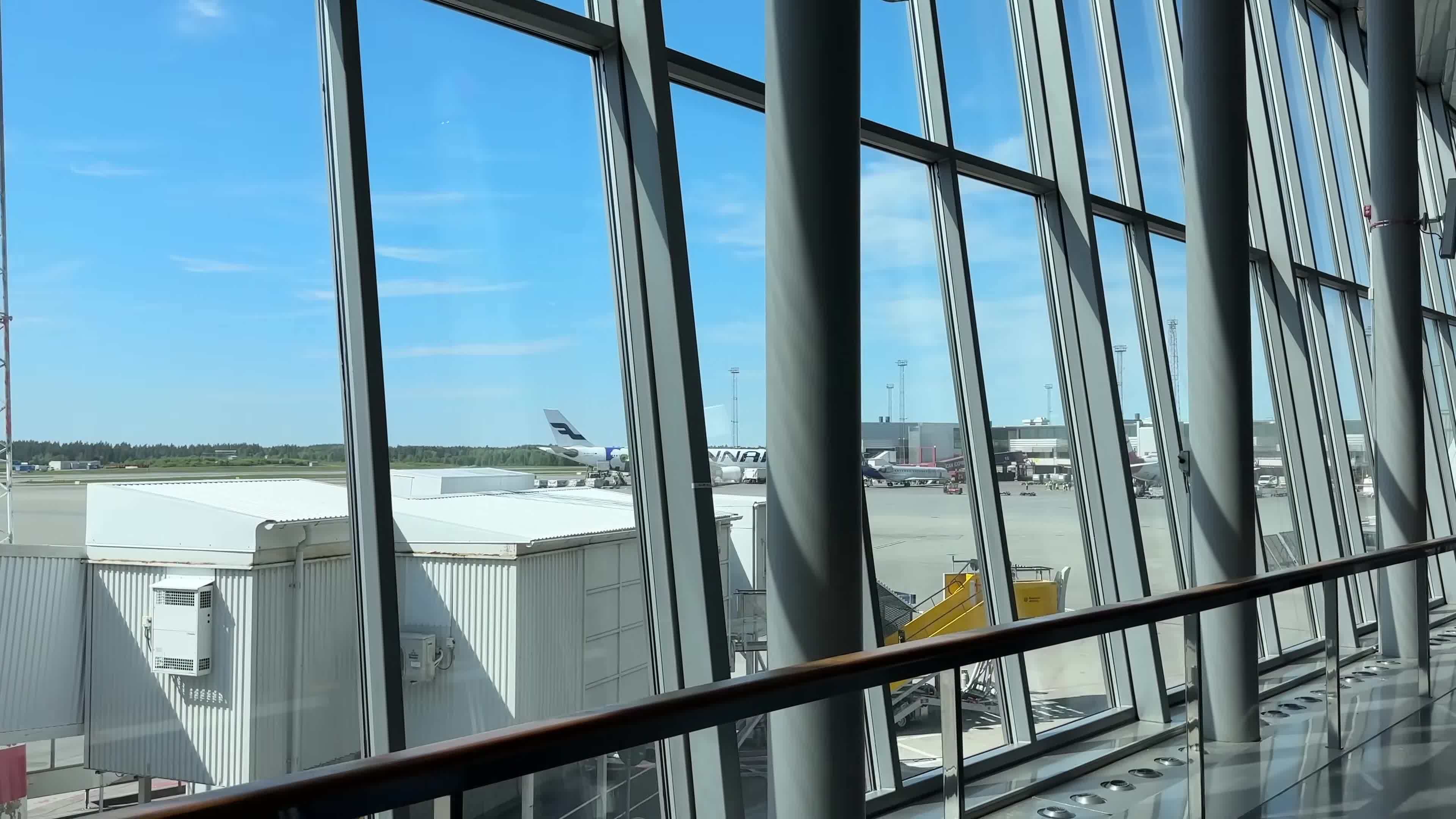 On the A330 flight deck to Doha with Finnair