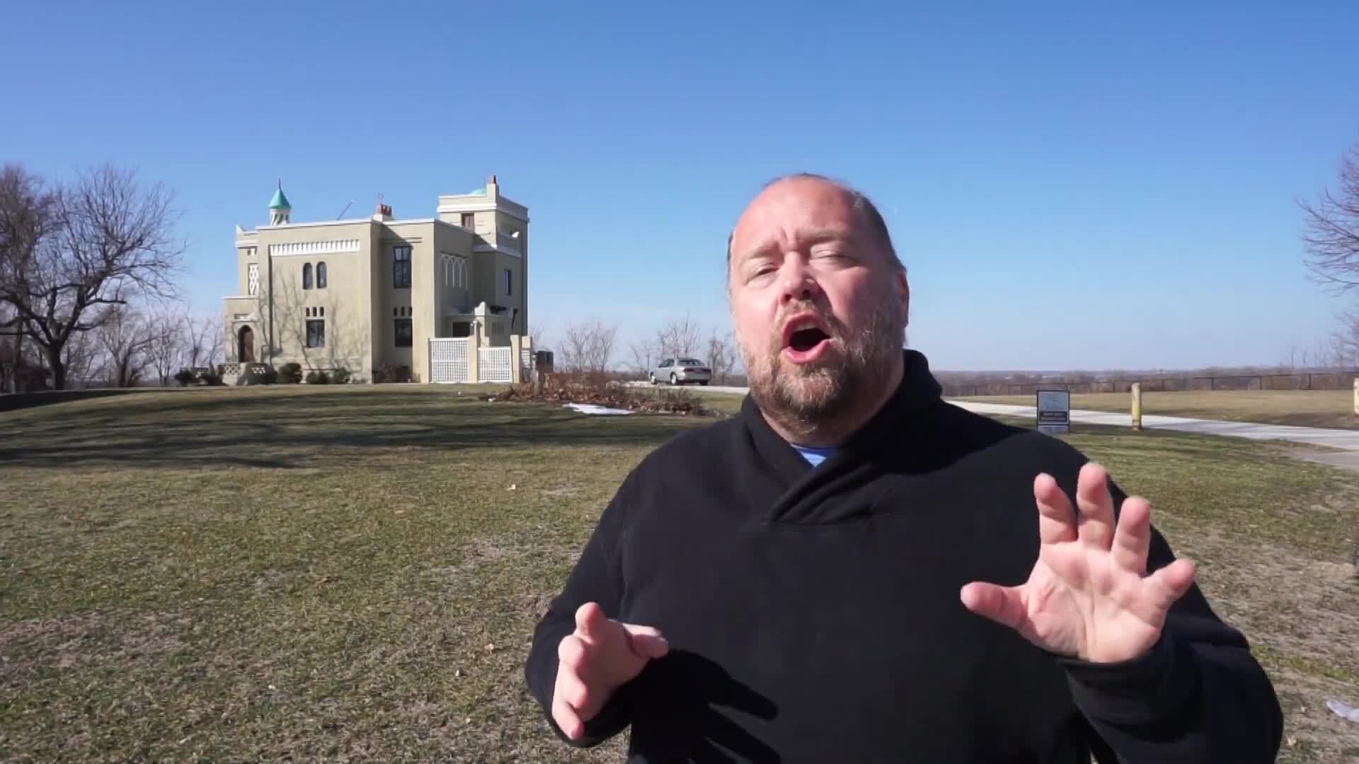 How Marketing Channel Members Influence Pricing