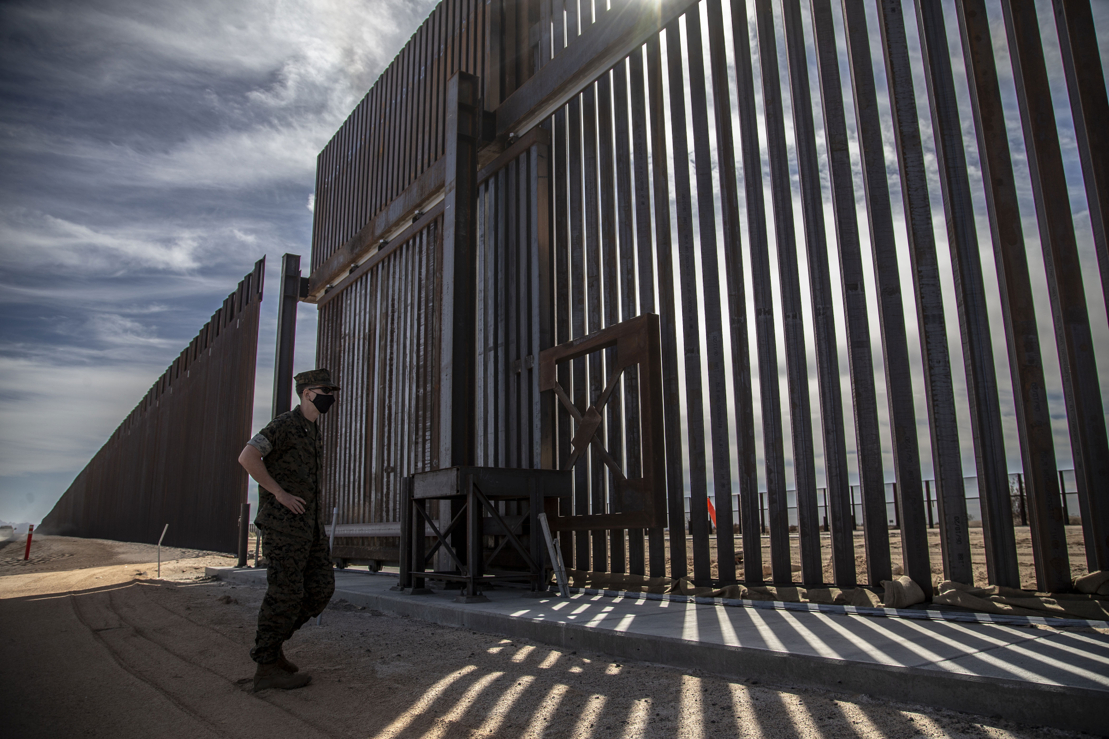 Pentagon shifts $200 million to seal off border bombing range