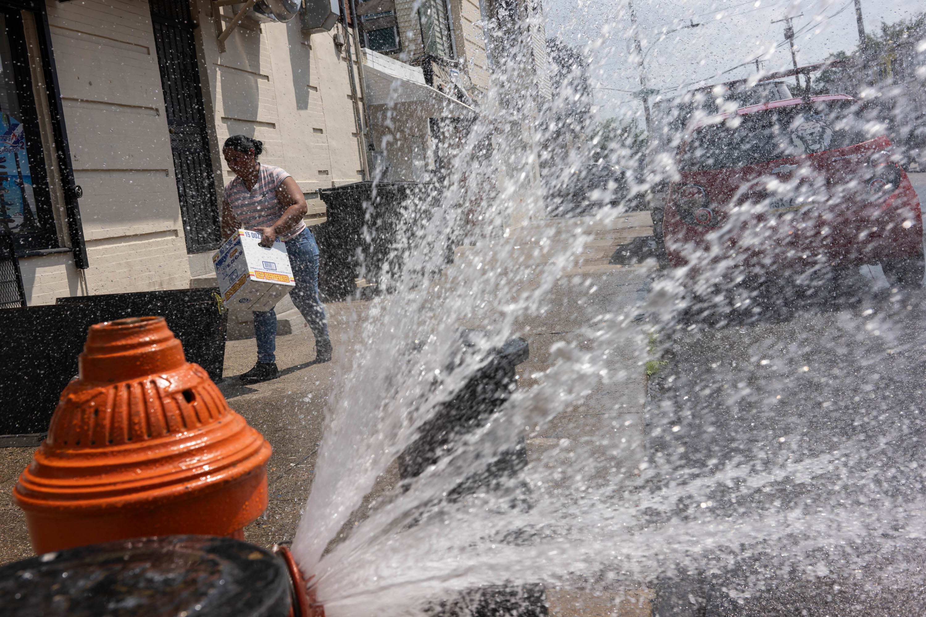 Philly sets a temperature record ahead of possible weekend storms