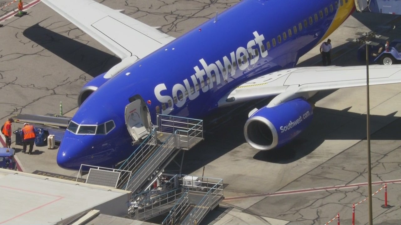 Southwest Airlines passengers report near-miss collision on flight from ...