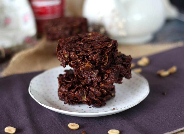 Crispy chocolate peanut sand roses