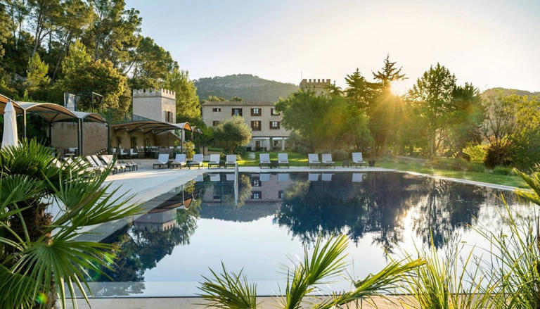 6 Enchanting Castle Hotels Around the World