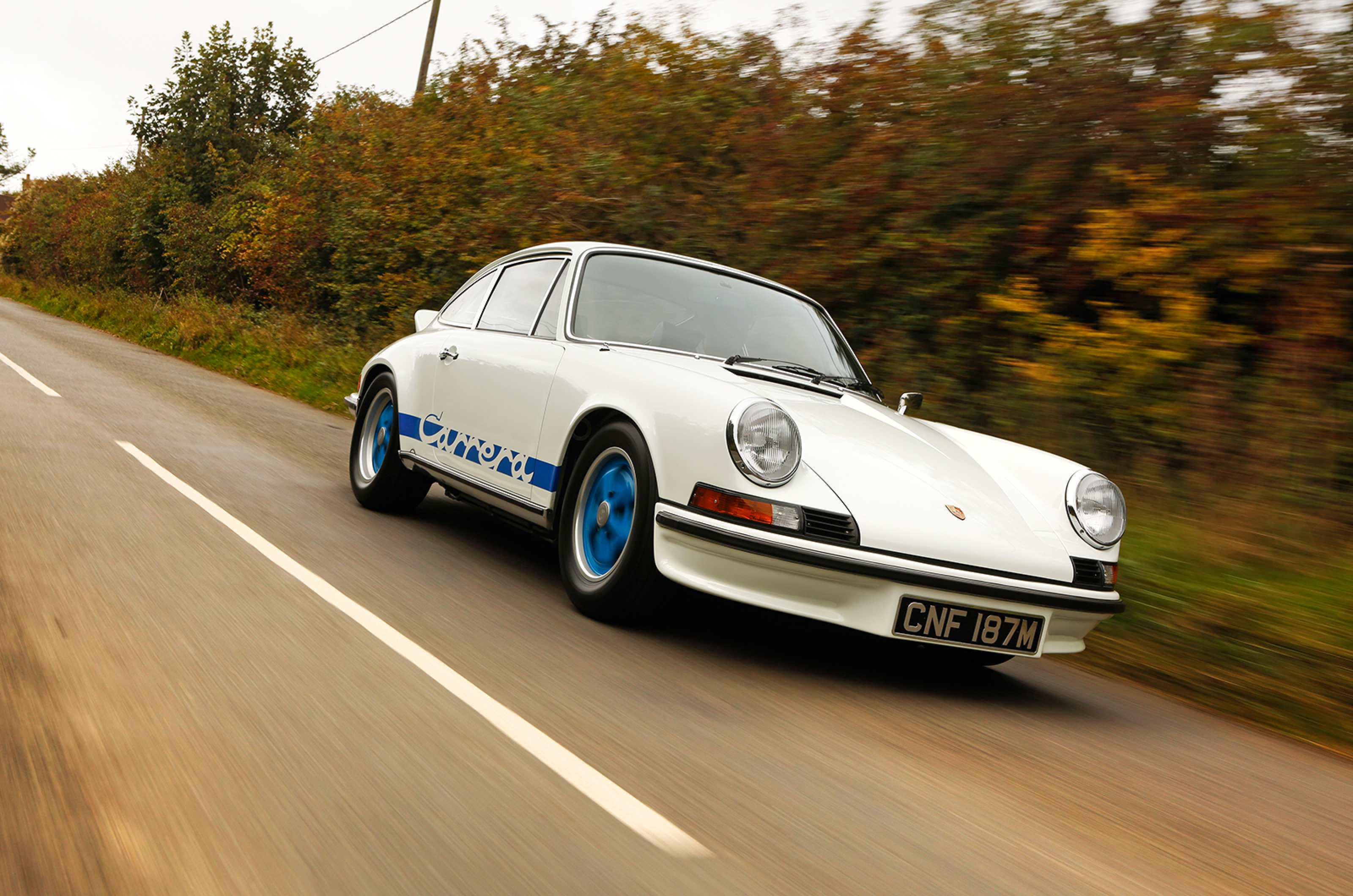15 cool classic cars with massive wings