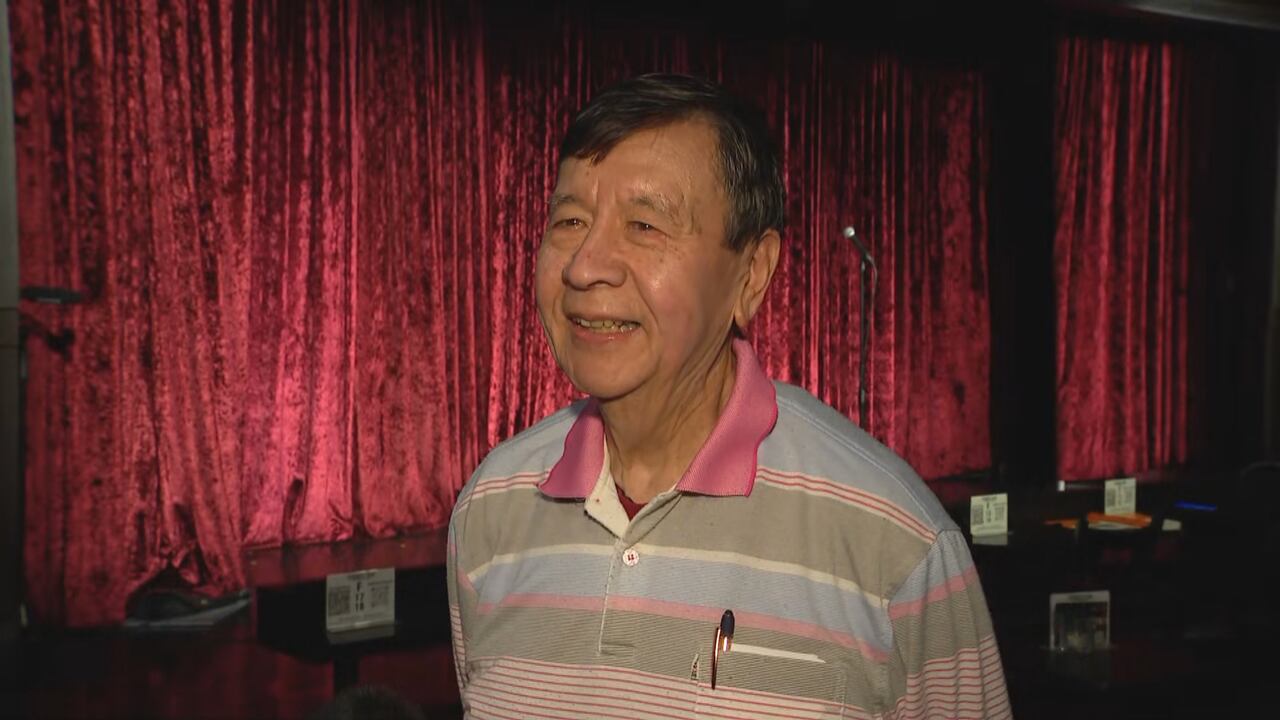 Toronto seniors make stand-up comedy debut, proving laughter is the ...