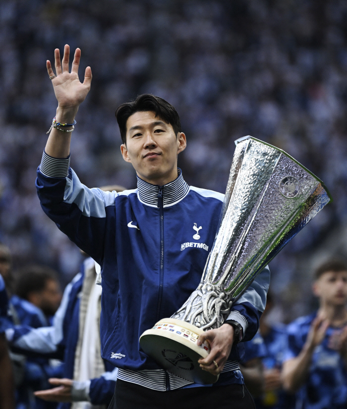South Korea's Captain, Saudi Arabia, is really not going. Saudi clubs ...