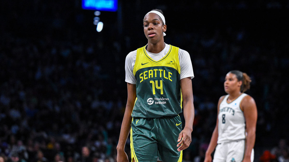 Storm No. 2 pick Dominique Malonga stuffs stat sheet in historic outing